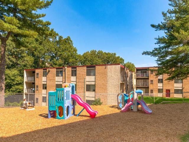 Windsor Courts 2 Bedroom Apartment for Rent at 13802 Castle Boulevard, Fairland, MD 20904 Fairland