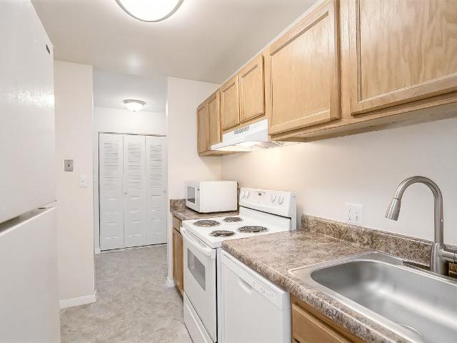 Windsor Courts 2 Bedroom Apartment for Rent at 13802 Castle Boulevard, Fairland, MD 20904 Fairland