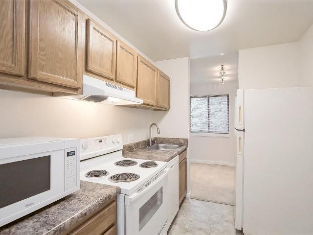 Windsor Courts 2 Bedroom Apartment for Rent at 13802 Castle Boulevard, Fairland, MD 20904 Fairland