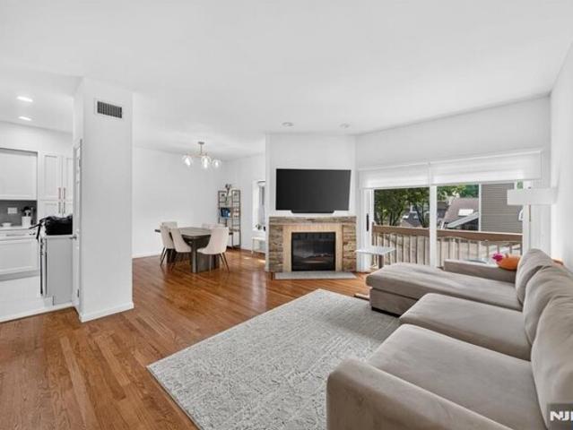 Windsor Dr, Palisades Park, Condo For Sale
