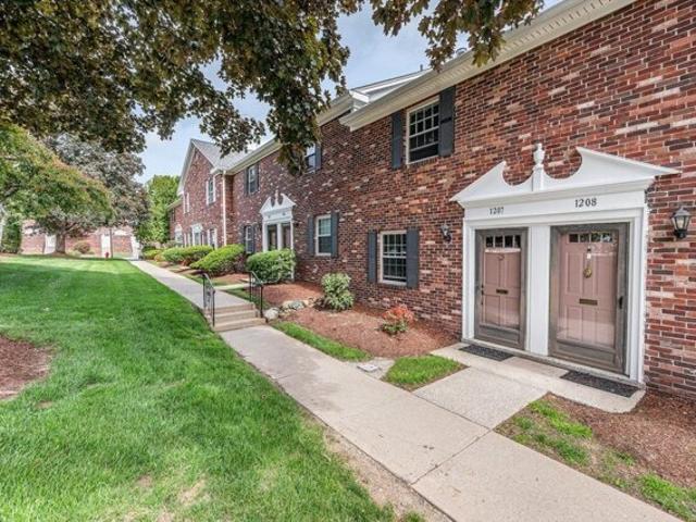 Windsor Dr Unit,framingham, Condo For Sale