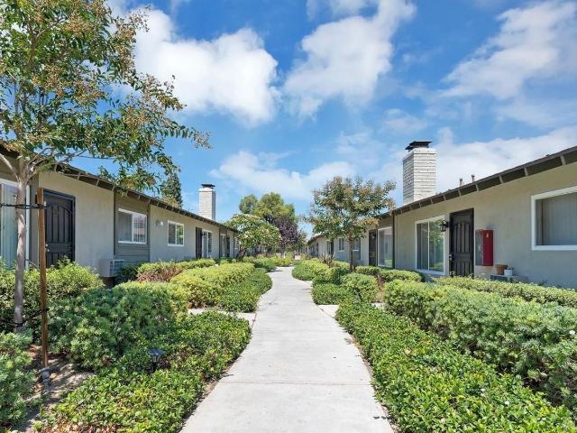 Windsor Garden Apartment Homes 2 Bedroom Apartment for Rent at 1651 Mitchell Ave, Tustin, CA 92780 Tustin