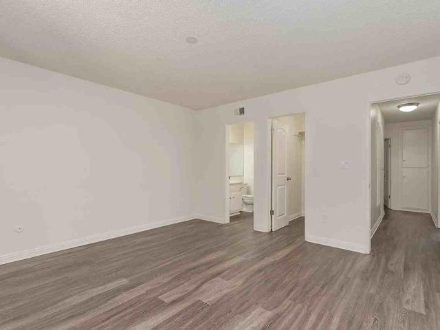 Windsor Garden Apartment Homes 2 Bedroom Apartment for Rent at 1651 Mitchell Ave, Tustin, CA 92780 Tustin
