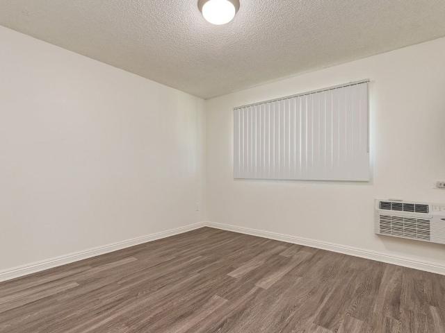 Windsor Garden Apartment Homes 2 Bedroom Apartment for Rent at 1651 Mitchell Ave, Tustin, CA 92780 Tustin