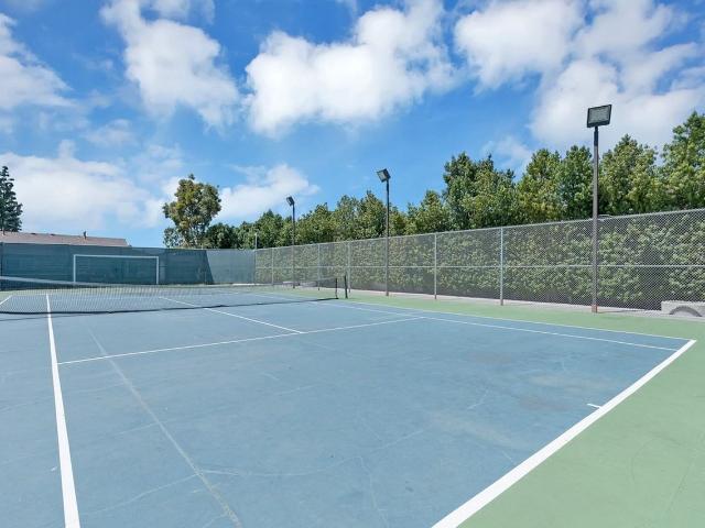 Windsor Garden Apartment Homes 2 Bedroom Apartment for Rent at 1651 Mitchell Ave, Tustin, CA 92780 Tustin