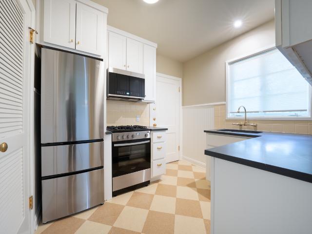 Windsor Gardens 1 Bedroom Apartment for Rent at 3010 Windsor Rd, Austin, TX 78703 West Austin