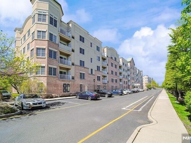 Windsor Park Ct Unit,englewood, Condo For Sale