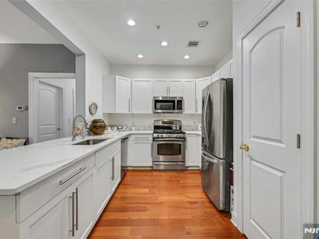 Windsor Park Ct Unit,englewood, Condo For Sale