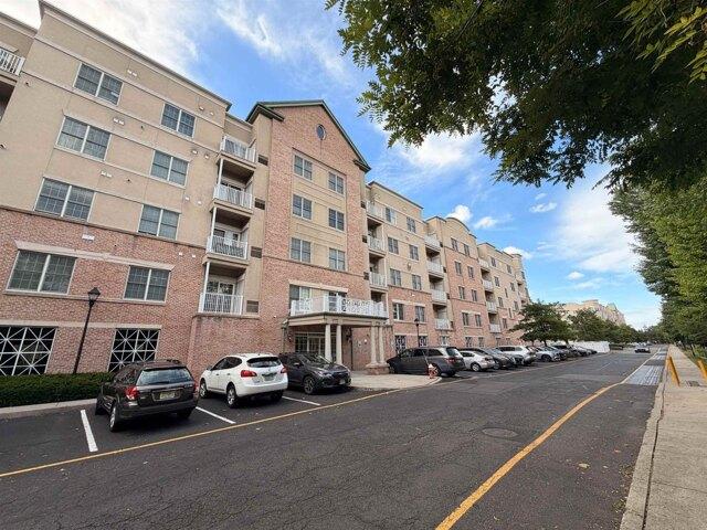 Windsor Park Ct Unit,englewood, Condo For Sale