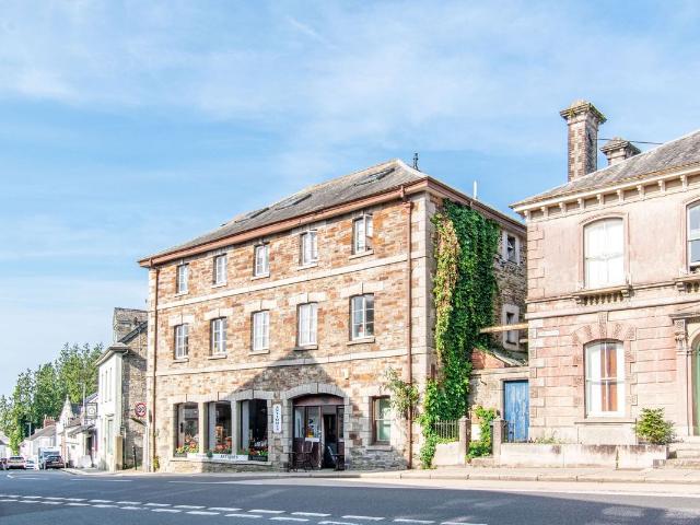 Windsor Place, Liskeard PL14, 3 bed flat to rent, £775 pcm | PrimeLocation