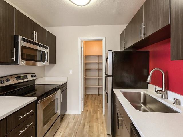 Windsor Ridge 2 Bedroom Apartment for Rent at 829 E Evelyn Ave, Sunnyvale, CA 94086