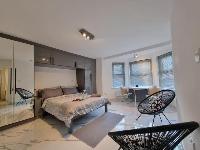 Windsor Road, Ealing, W5 Studio to rent £1,525 pcm £352 pw