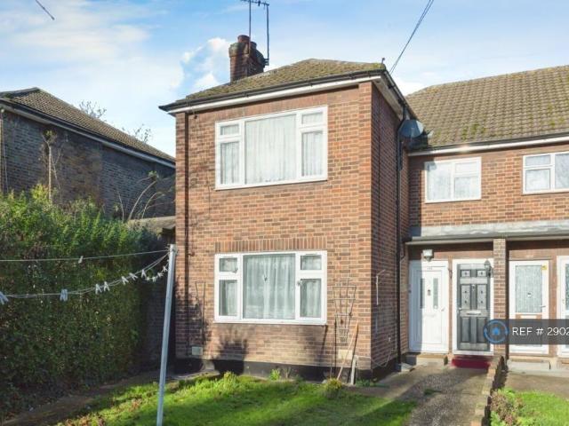Windsor Road, London, E7 2 bed maisonette to rent £2,100 pcm £485 pw
