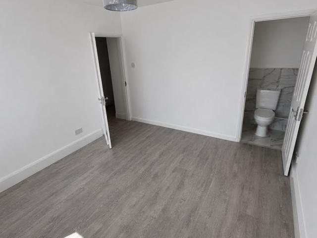 Windsor Road, London E7, 3 bed flat to rent, £2,395 pcm | PrimeLocation