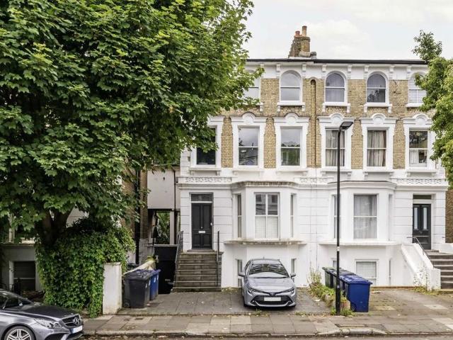 Windsor Road, London W5 1 bed flat to rent £2,000 pcm £462 pw