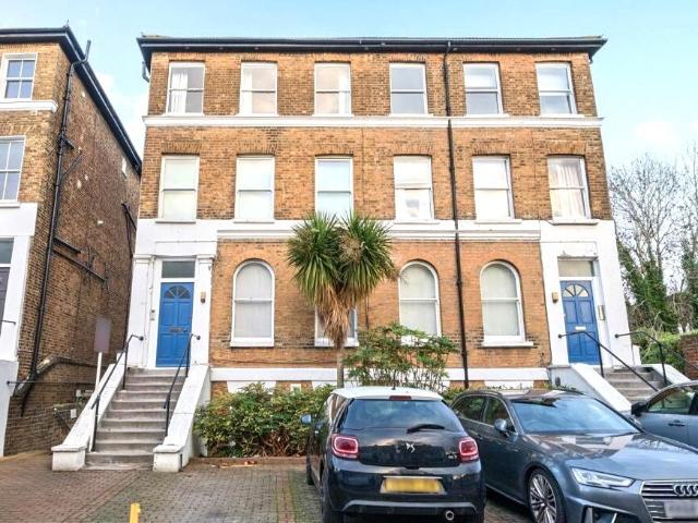 Windsor Road London W5 2 bed flat to rent £2,500 pcm £577 pw
