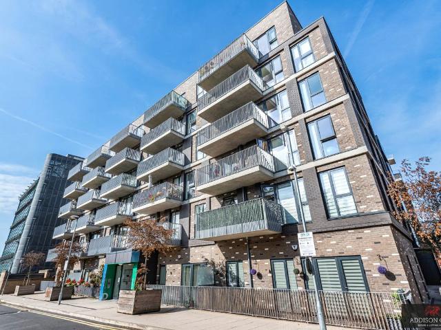Windsor Road, Slough, Berkshire SL1, 1 bed flat to rent, £1,300 pcm | PrimeLocation