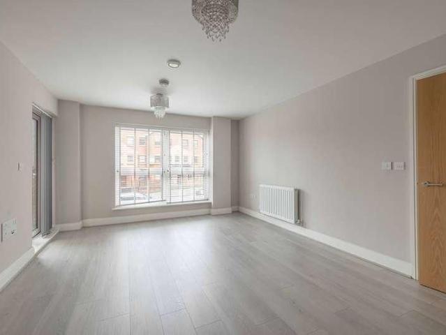 Windsor Road, Slough, SL1