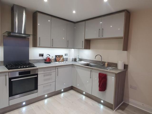 Windsor Road, Slough SL1, 2 bed flat to rent, £1,700 pcm | PrimeLocation