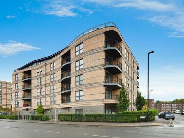 Windsor Road, Slough, 2 Bedroom Apartment