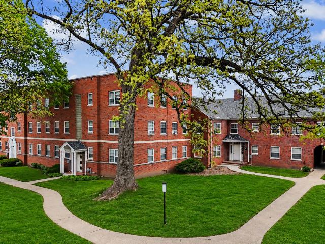 Windsor Terrace Apartments | 1 MONTH FREE with a 13 MONTH LEASE 1 Bedroom Apartment for Rent at 3333 Grand Ave, Des Moines, IA 50312 North of Grand
