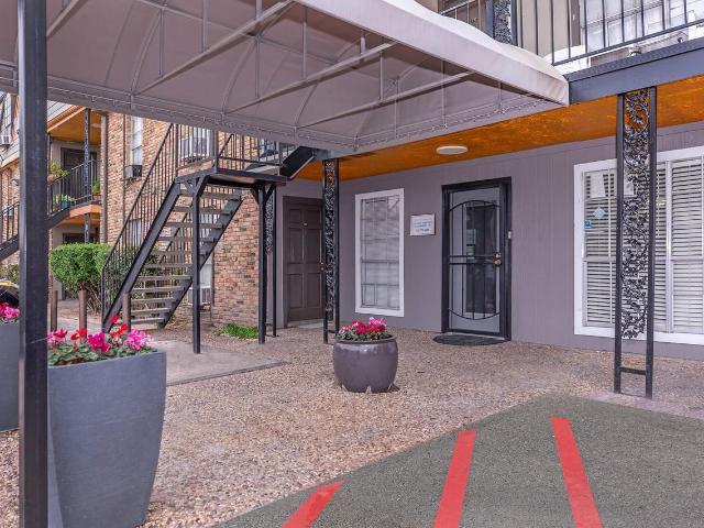 Windswept Gardens Apartments Studio Apartment for Rent at 6320 Windswept Ln, Houston, TX 77057 Woodlake Briar Meadow
