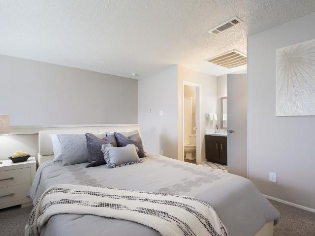 Windridge On The Parkway 1 Bedroom Apartment for Rent at 14350 Dallas Pkwy, Dallas, TX 75254