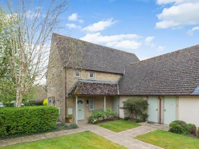Windrush Court, The Hill, 2 Bedroom Flat