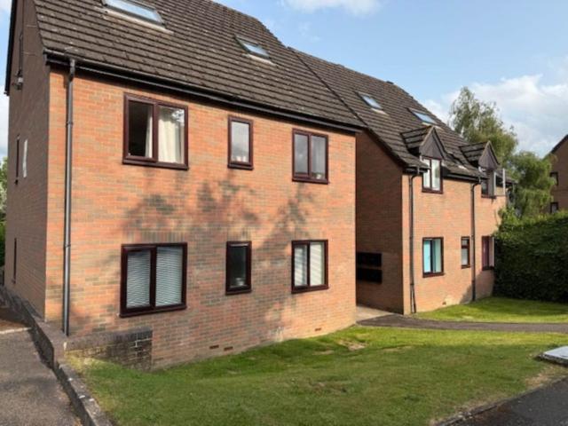 Windrush Court, High Wycombe HP13, 1 bed flat to rent, £950 pcm | PrimeLocation