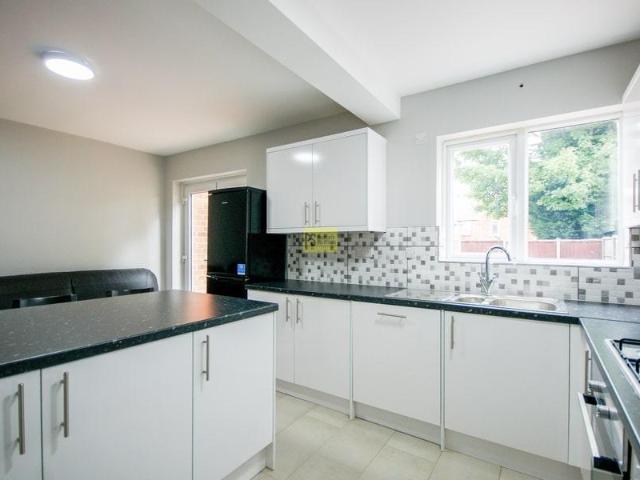 Windrush Grove, Birmingham B29 4 bed semi detached house to rent £2,516 pcm £581 pw