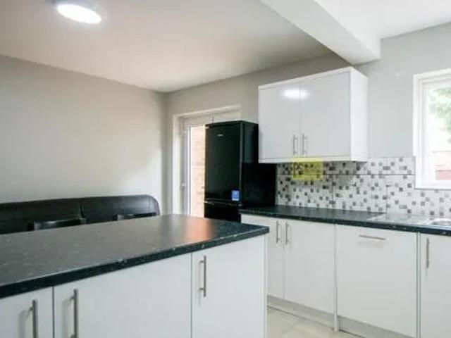 Windrush Grove, Birmingham, West Midlands, B29 7su | Room for rent #166127699 | Rentberry