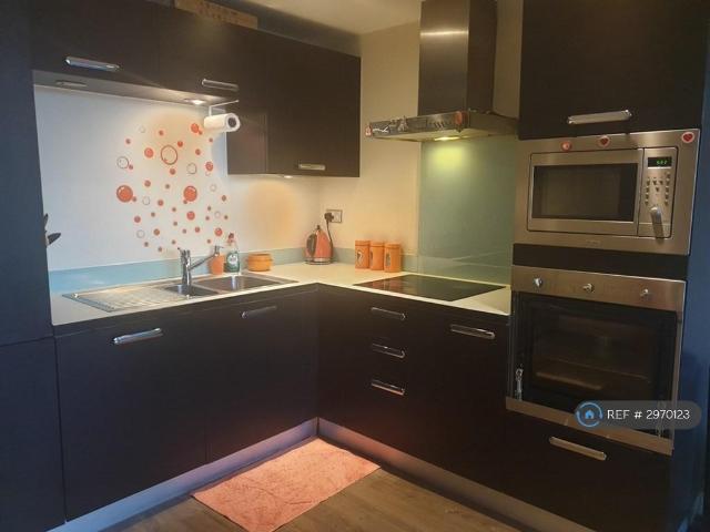 Windward Court, London, E16 2 bed flat to rent £2,000 pcm £462 pw