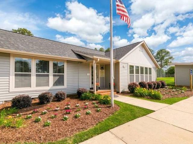 Windtree Apartment Homes 1 Bedroom Apartment for Rent at 409 Tradewinds Dr, Fayetteville, NC 28314 Douglas Byrd