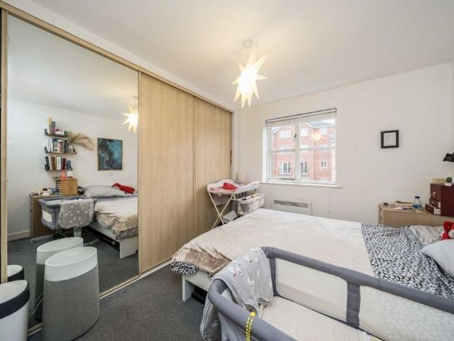 Winery Lane, KT1, London