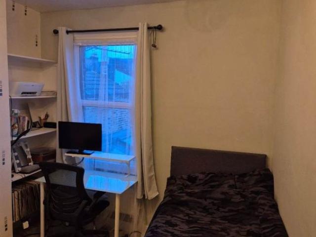 Winfrith Road, London SW18, Room to rent, £900 pcm | PrimeLocation