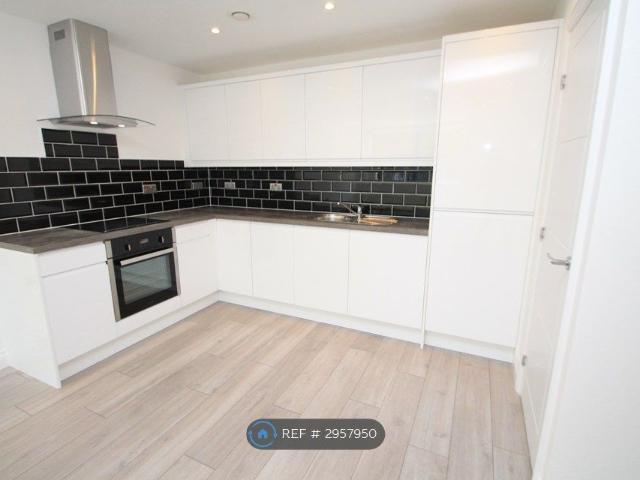 Wing House, Aylesbury HP20, 2 bed flat to rent, £1,300 pcm | PrimeLocation