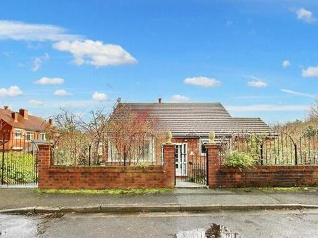 Wingate Drive, Whitefield, 3 Bedroom Detached