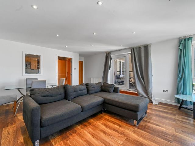 Wingfield Court, 4 Newport Avenue, London E14, 2 bed flat to rent, £2,395 pcm | PrimeLocation