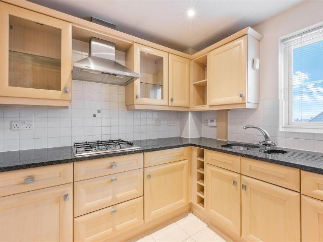 Wingfield Court, Banstead SM7, 2 bed flat to rent, £1,600 pcm | PrimeLocation