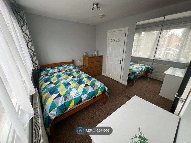 Wingfield Close, New Haw, Addlestone KT15, Room to rent, £825 pcm | PrimeLocation