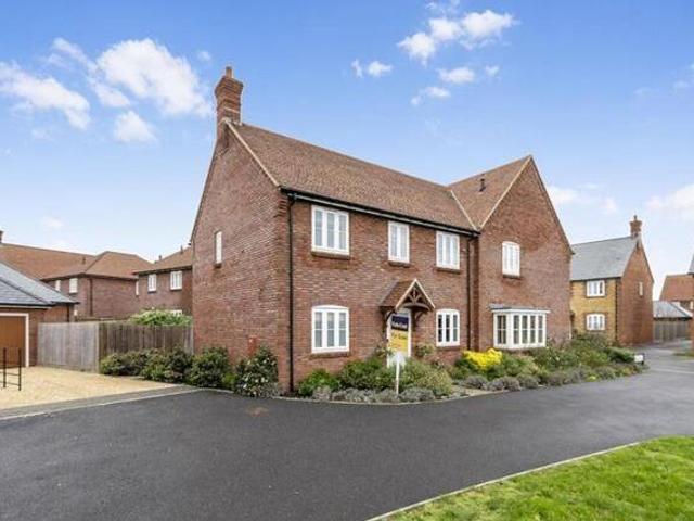 Wingfield Place, Thornford, 3 Bedroom Semi detached