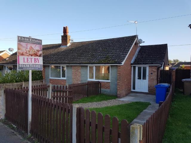 Wingfield Road, Lakenheath, Suffolk. 3 bed detached bungalow to rent £1,215 pcm £280 pw