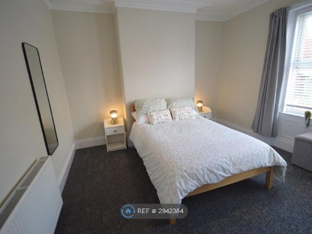Wingrove Gardens, Newcastle Upon Tyne NE4, 3 bed flat to rent, £920 pcm | PrimeLocation