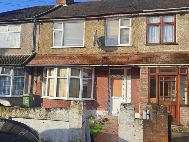 Winifred Road, Dagenham RM8 3 bed terraced house to rent £2,100 pcm £485 pw