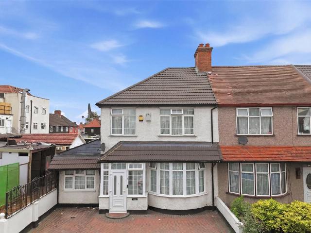 Winifred Road, Dagenham RM8, 1 bed detached house to rent, £700 pcm | PrimeLocation