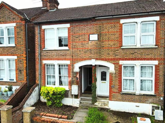 Winifred Road, Hemel Hempstead HP3, 3 bed semi detached house to rent, £1,850 pcm | PrimeLocation