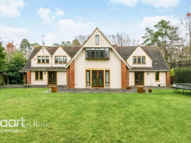 Winkfield Road, ASCOT 4 bed detached house to rent £6,900 pcm £1,592 pw