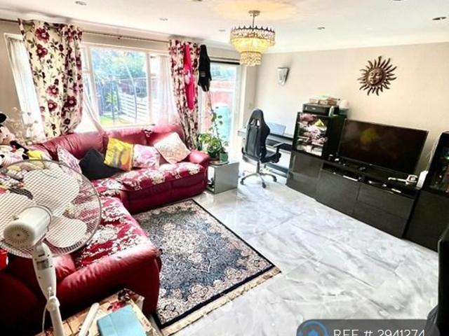 Winkley Court, Harrow, HA2 2 bed terraced house to rent £2,300 pcm £531 pw
