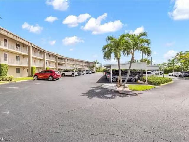 Winkler Ave, Fort Myers, FL 33901