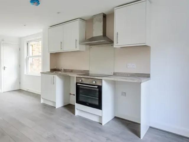 Winkworth, 157 New Cross Road, London, SE14 5DG, United Kingdom | 1 bed apartment for rent #167112593 | Rentberry
